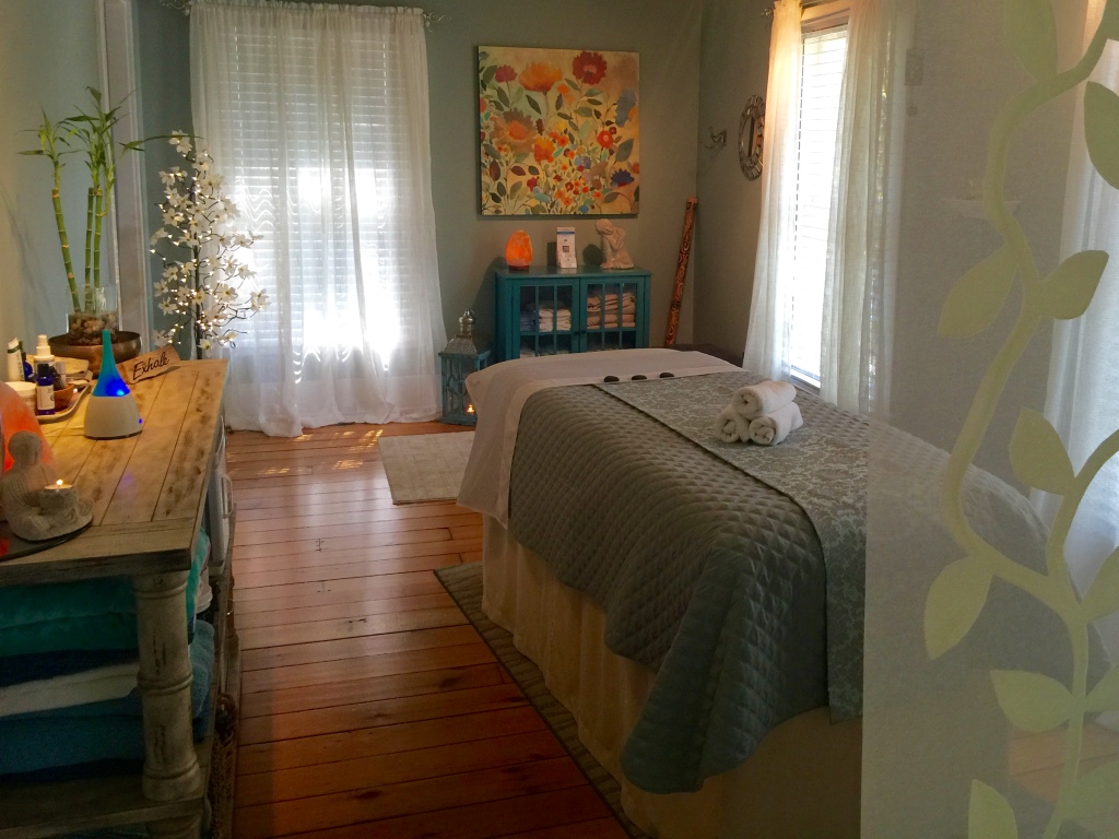 Cozy & peaceful massage experience - BodyBloom Massage Studio